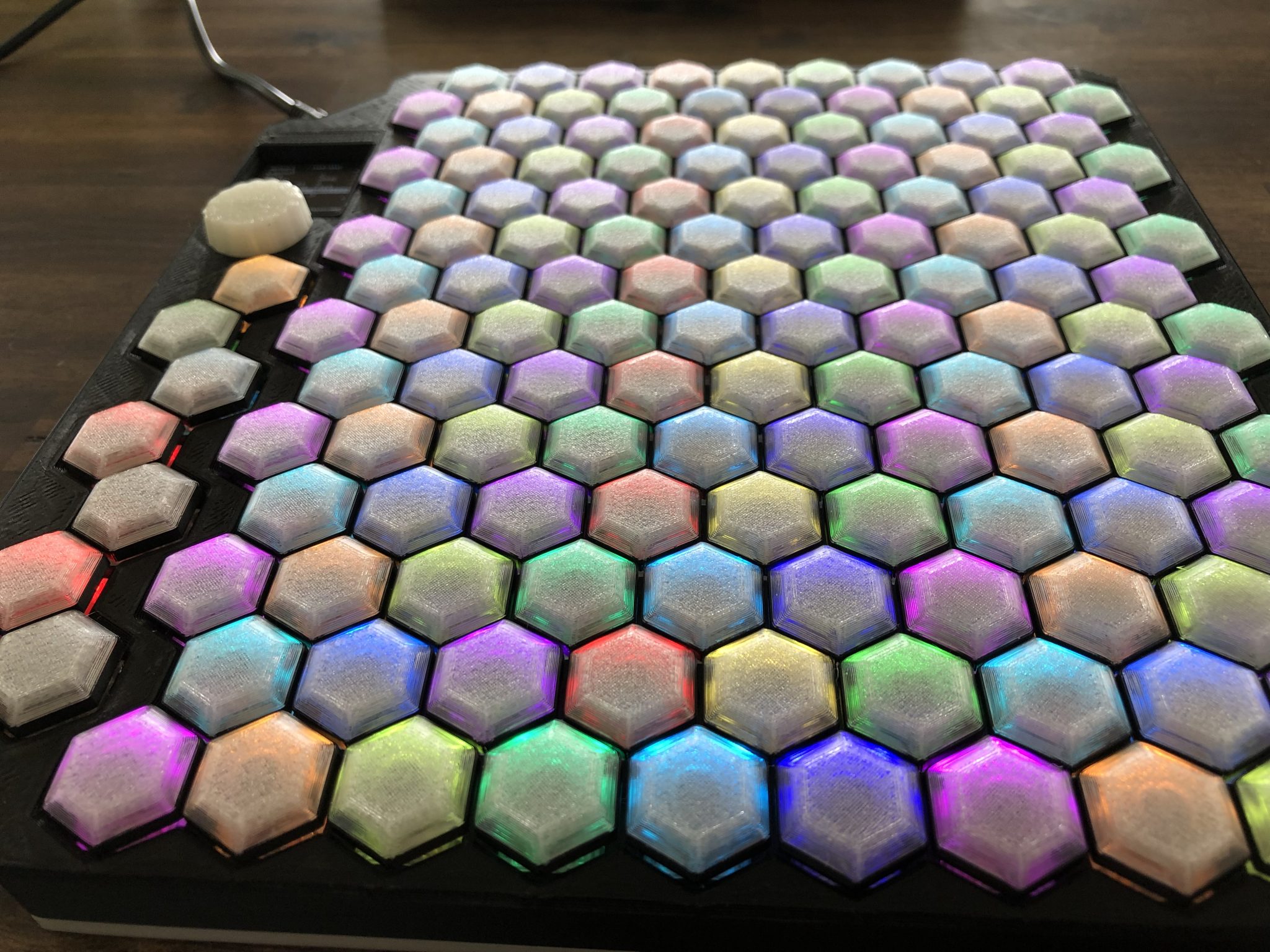 HexBoard MIDI Controller – Shaping The Silence